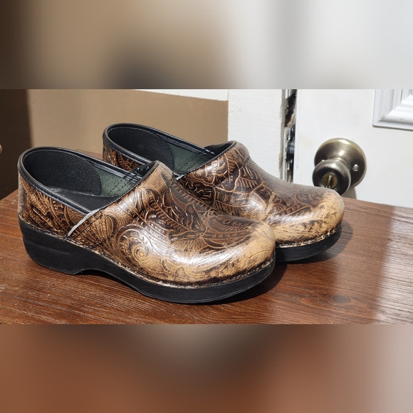 Dansko | Shoes | Dansko Nursing Shoes | Poshmark